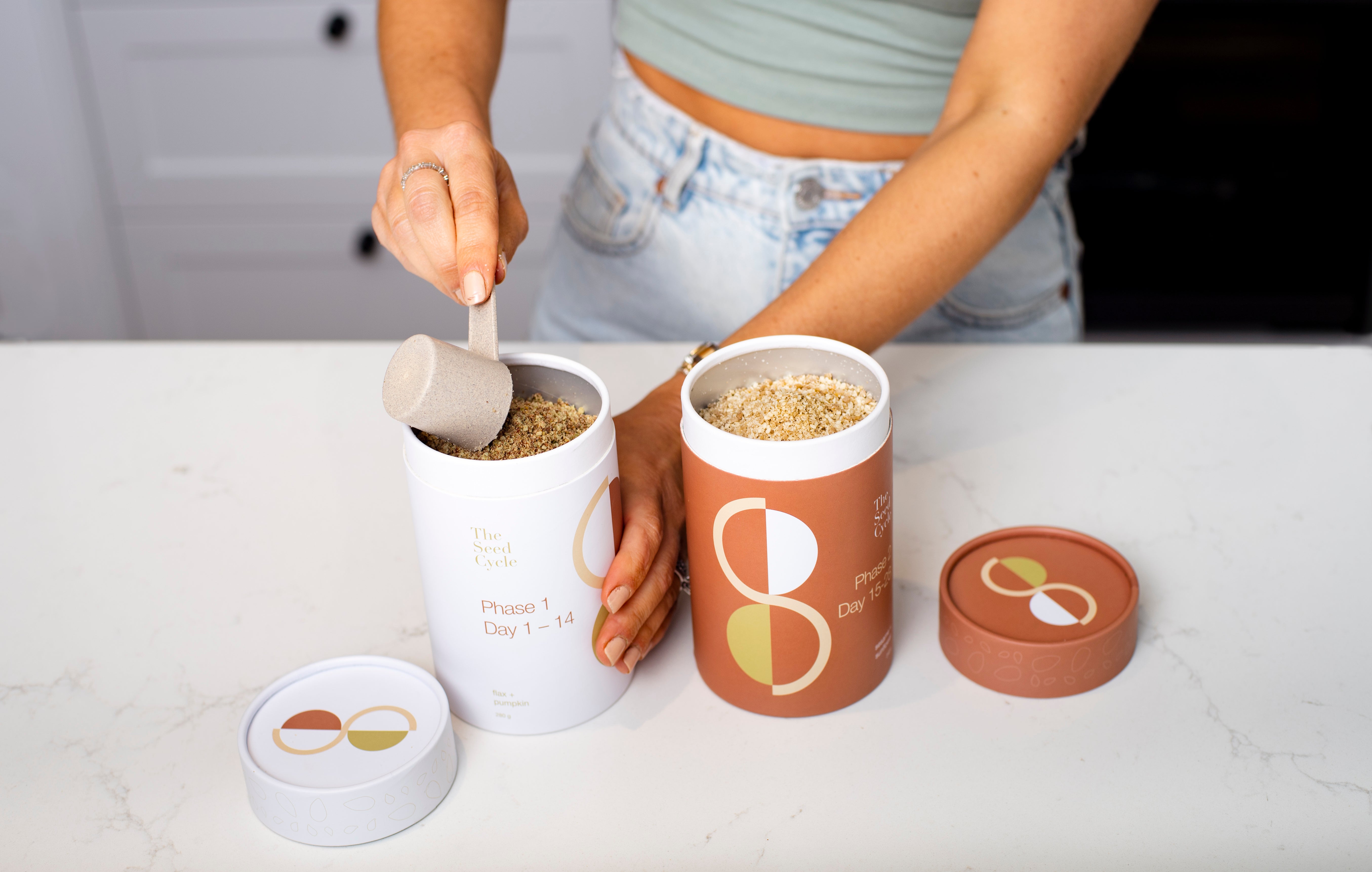 Weekly lunar and cycle-syncing guide for 15–21 December. Learn how the Waning Crescent energy ...